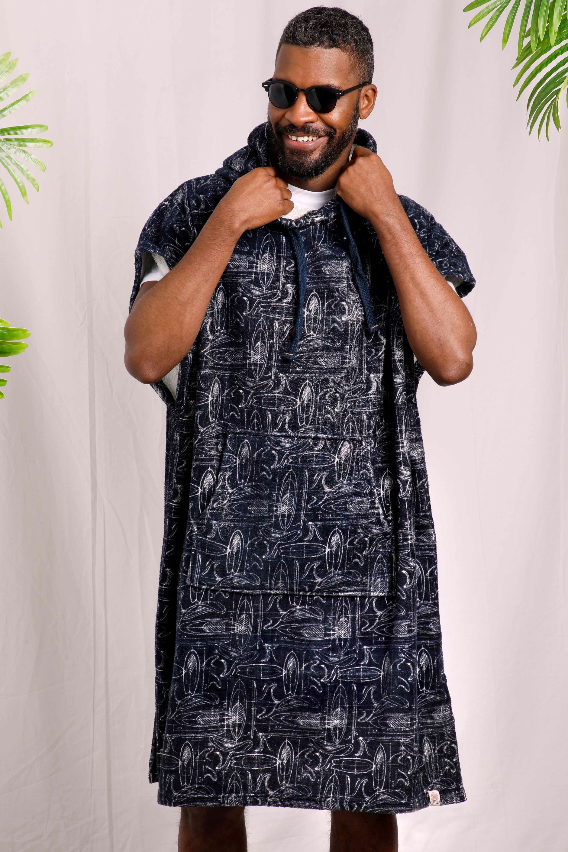 Darya Unisex Terry Towelling Changing Robe Dark Navy | Weird Fish