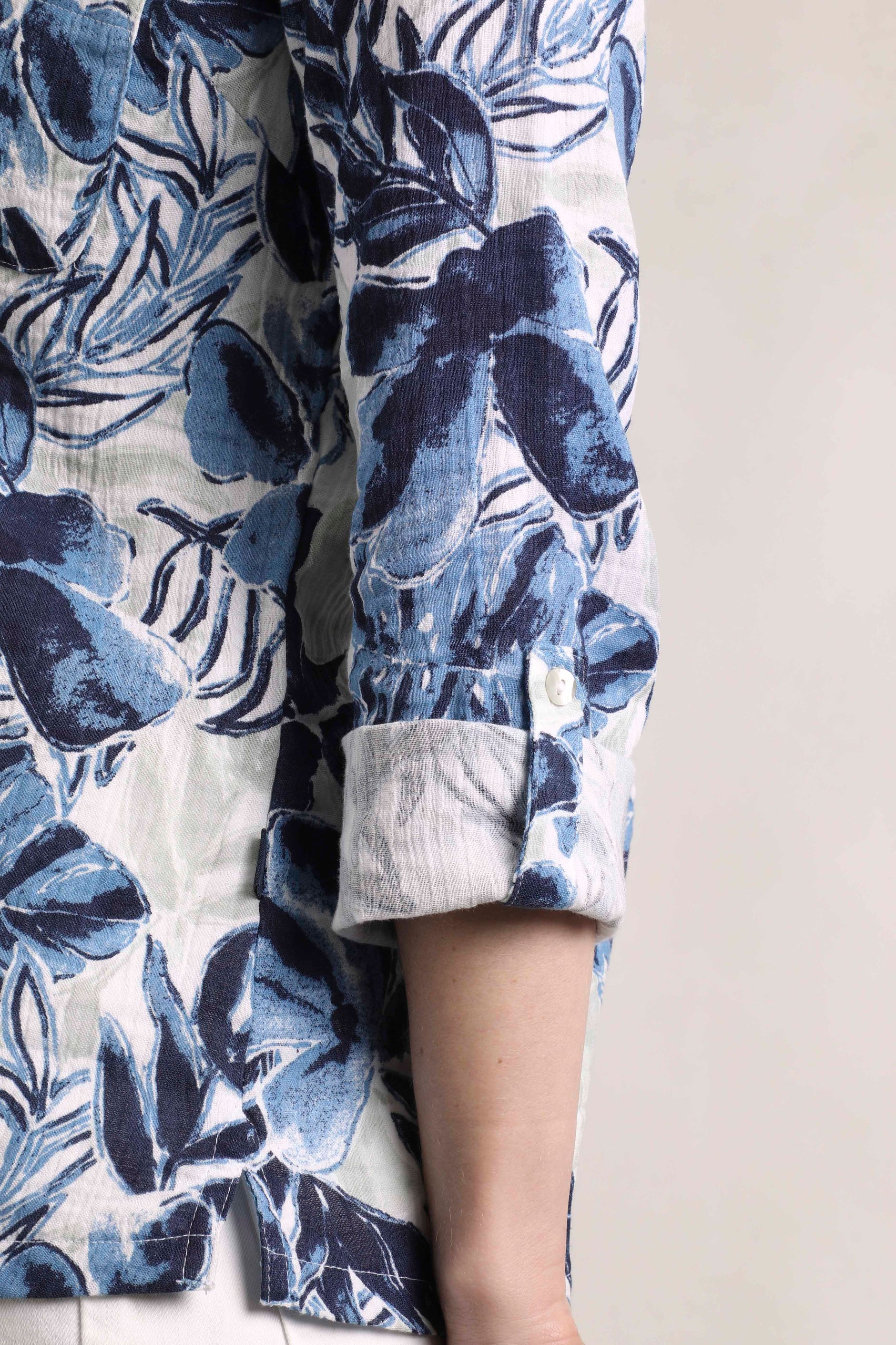 Syona Organic Cotton Double Cloth Printed Shirt Estate blue | Weird Fish