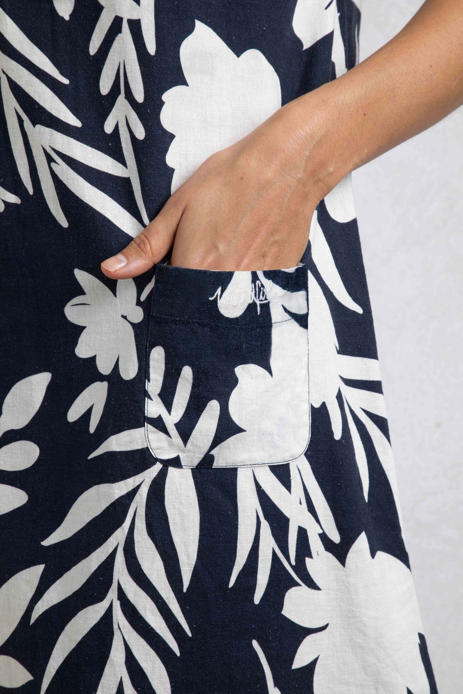 Orlando Linen Rich Pocket Dress Nightshade | Weird Fish